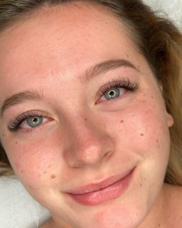 Powder Brows | Queen Salon | Seveso [Monza Brianza]